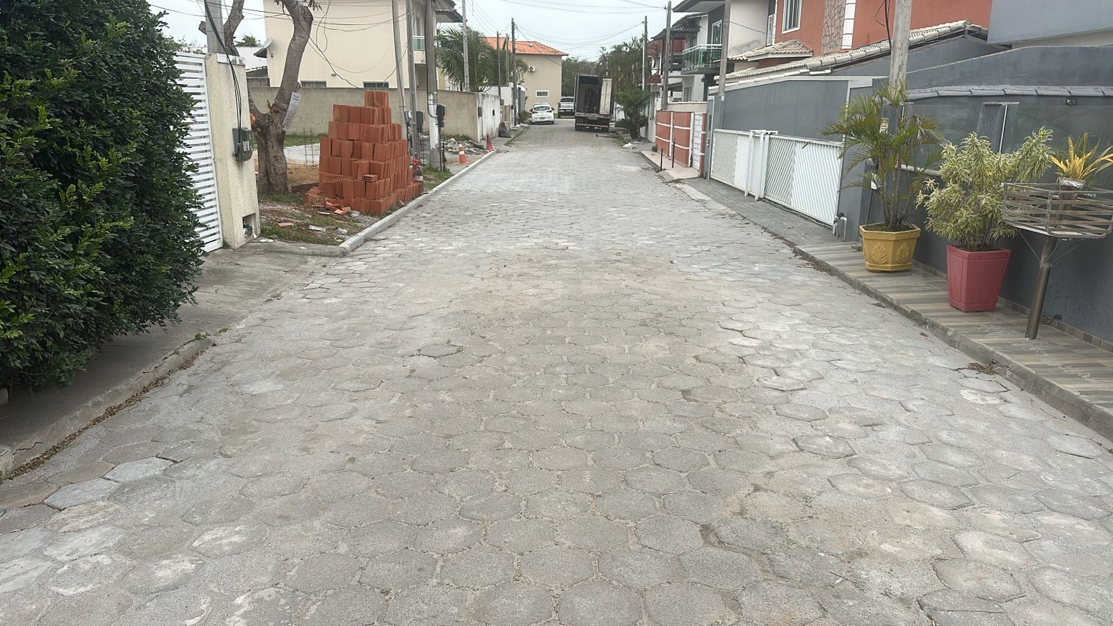 Finalizada obra na alameda 3 - Peró 2 - Condomínio dos Pássaros